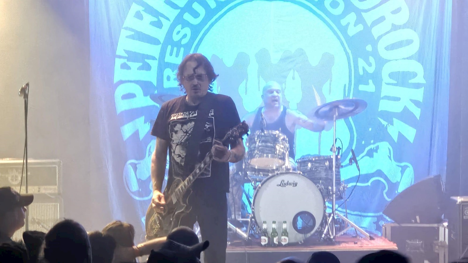 Nederlandse rock-‘n-roll-tsunami zet De Casino op zijn kop | Rock Tribune